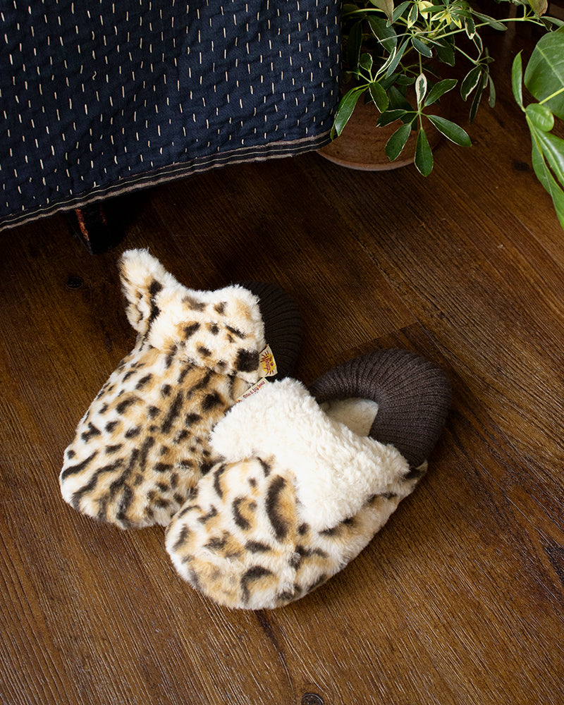 Momonga Slippers, Bisque, CDF Etendue, Leopard – Kiriko Made